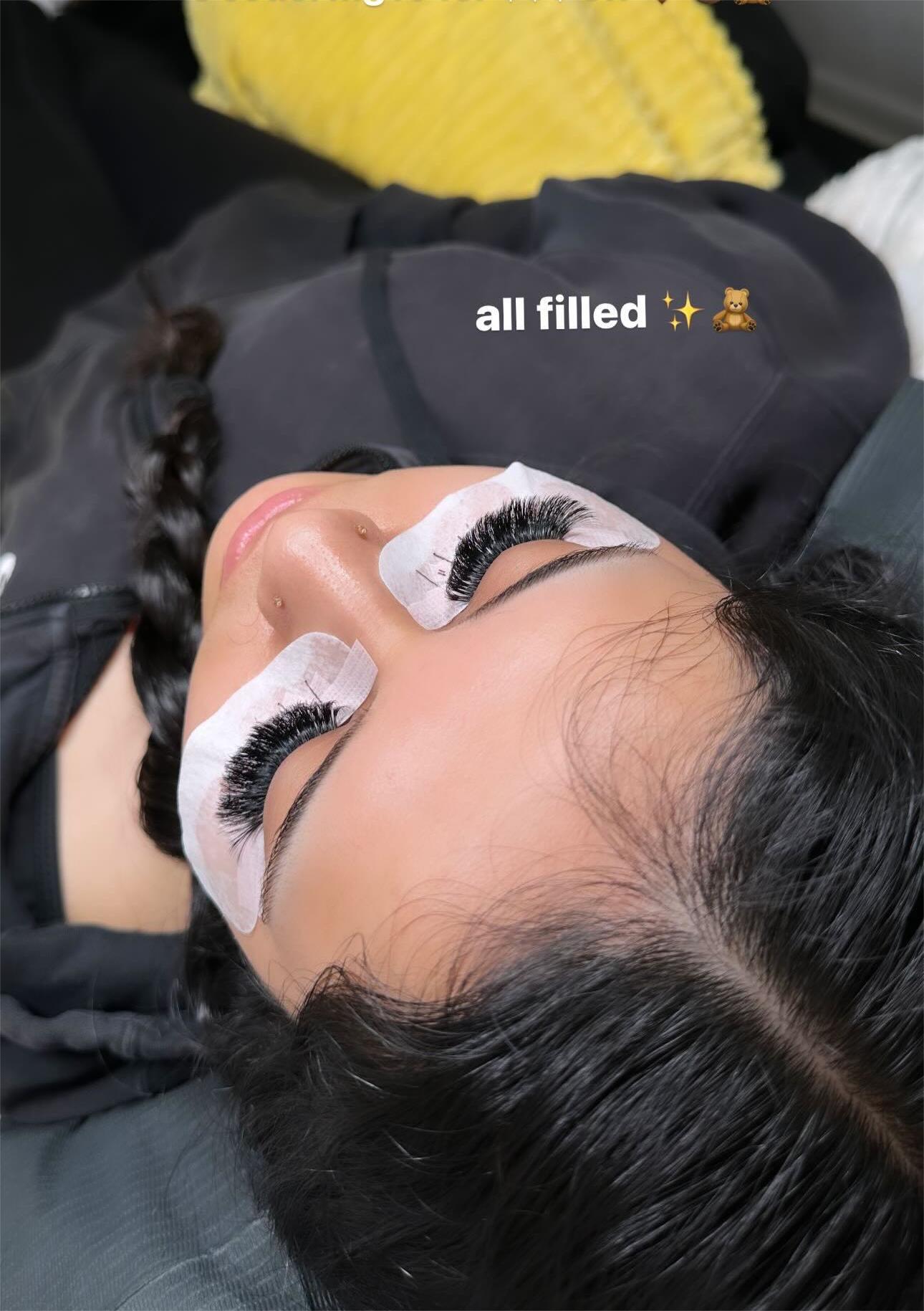 FIVE things you should be doing as a BEGINNER lash artist ...