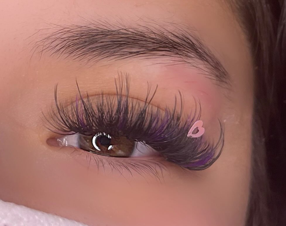 false eyelashes glitter